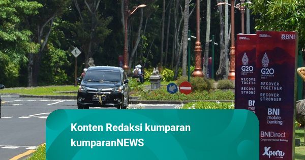 Taksi Konvensional vs Taksi Online di Bali Akan Diatur Parkirnya | kumparan.com